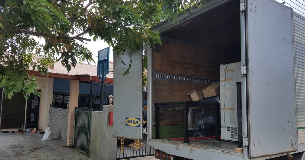 Perkhidmatan lori sewa sabah. Sabah lorry transport service. Hotline ...