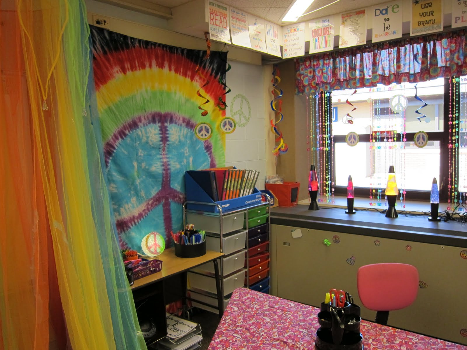 Peace, Love, First Grade: Classroom Photos