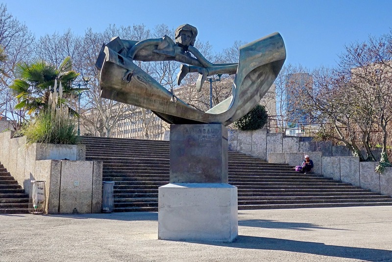 Paris : L'homme aux semelles devant, hommage à Arthur Rimbaud de Jean ...