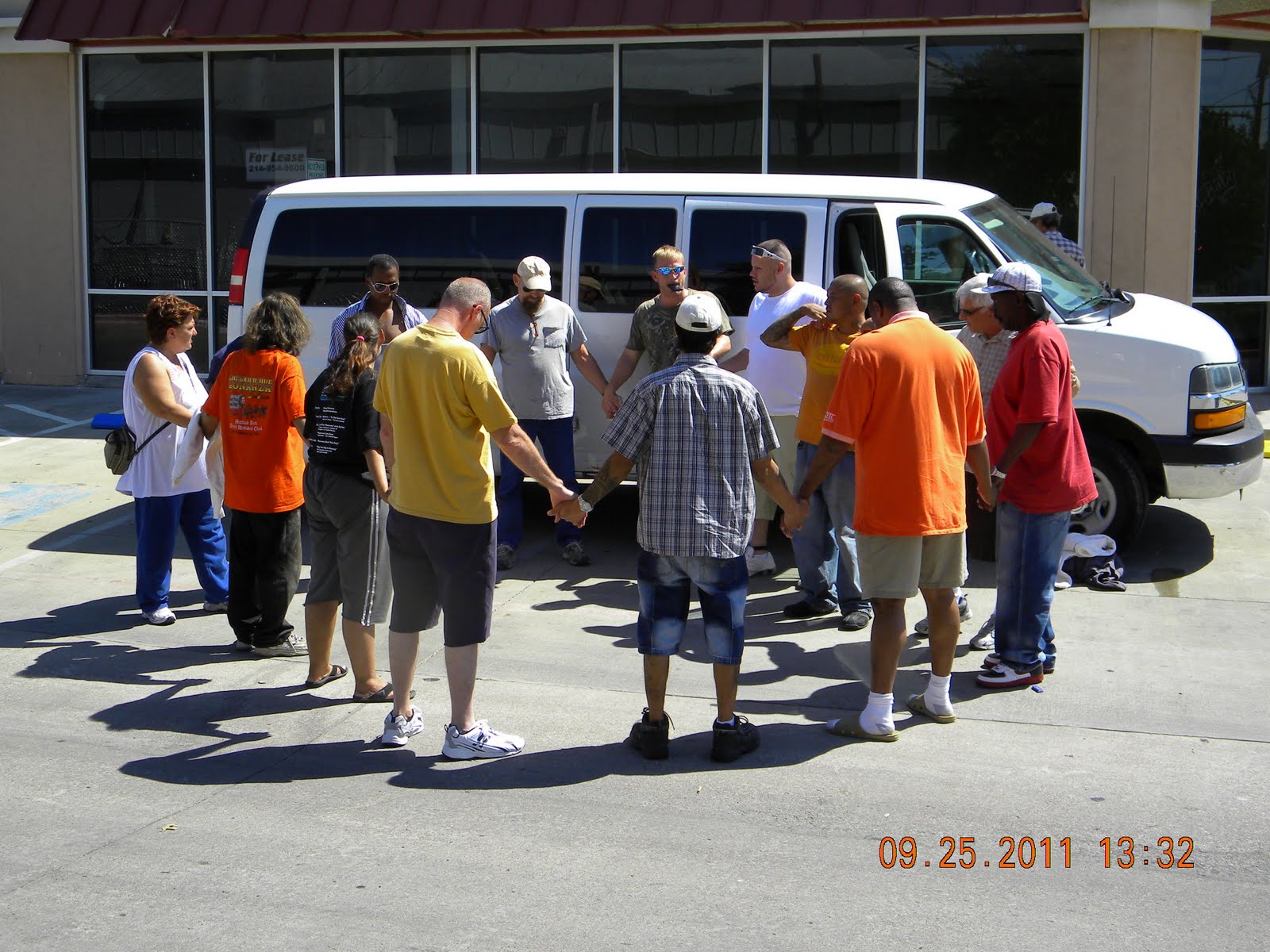 USHELLIT PEA SHELLERS AND PECAN NUT CRACKERS