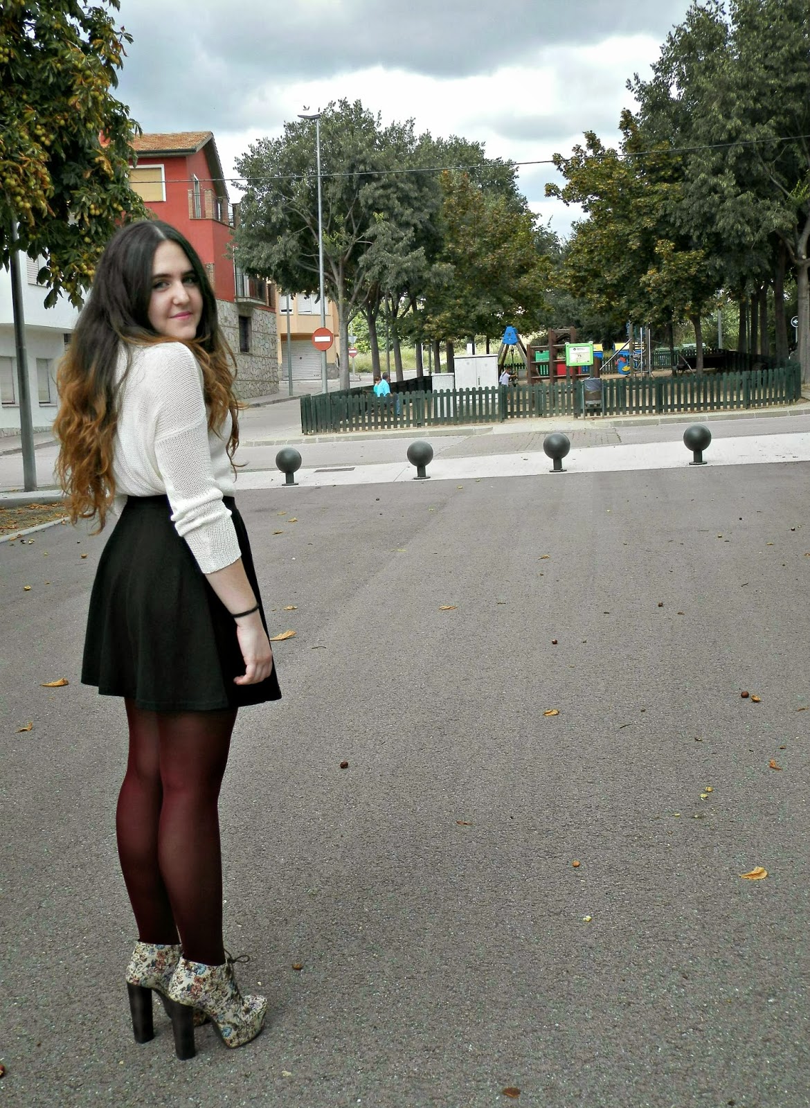 The Fashion by CS: AUTUMN/WINTER OUTFIT: FLORAL SHOES. BURGUNDY TIGHTS.