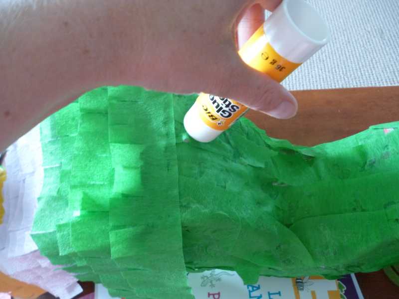 The Papoose Mamoose: DIY Worm Pinata