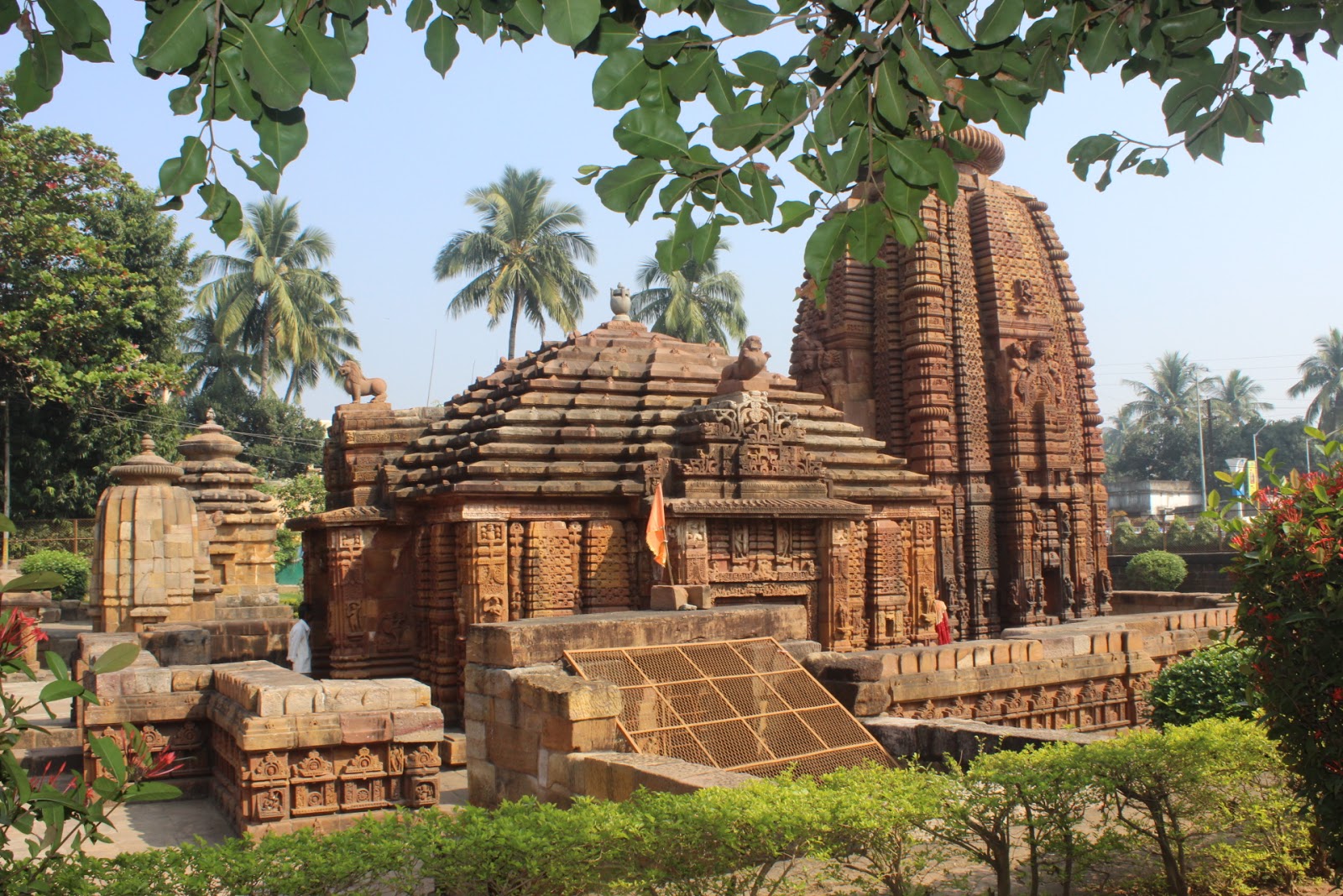 Travelogue...... BORN TO TRAVEL: SIDDHESHWAR TEMPLE ODHISHA 10 TH CENTURY