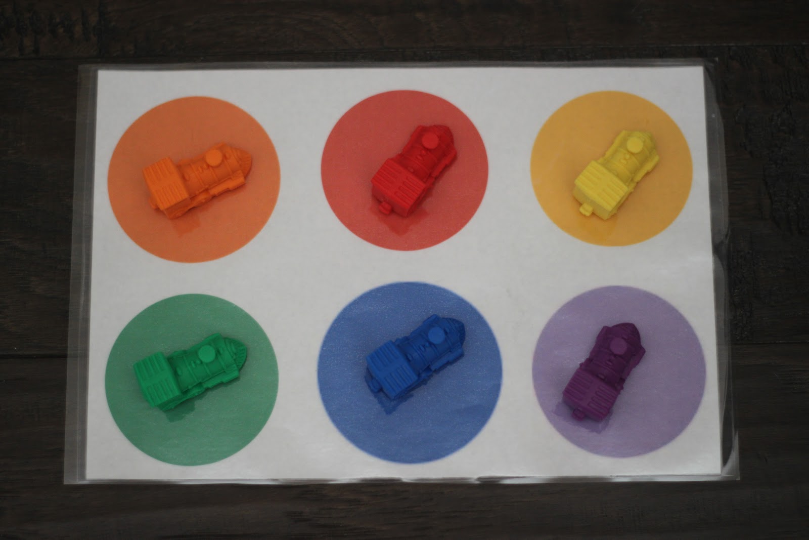 Playing House: Tot Trays: Fun with Trains