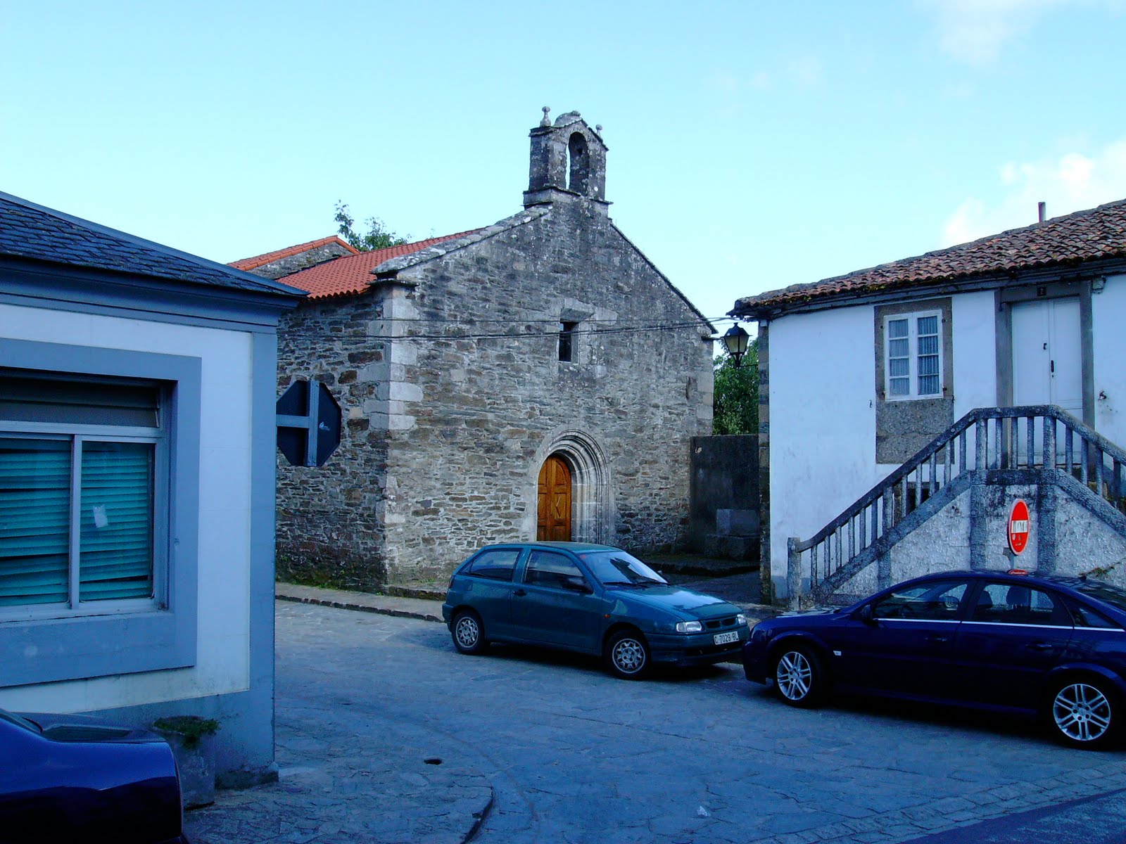 ESTATUAS DE ARZÚA: CAPILLA DE LA MAGDALENA (CAPELA DA MADANELA)