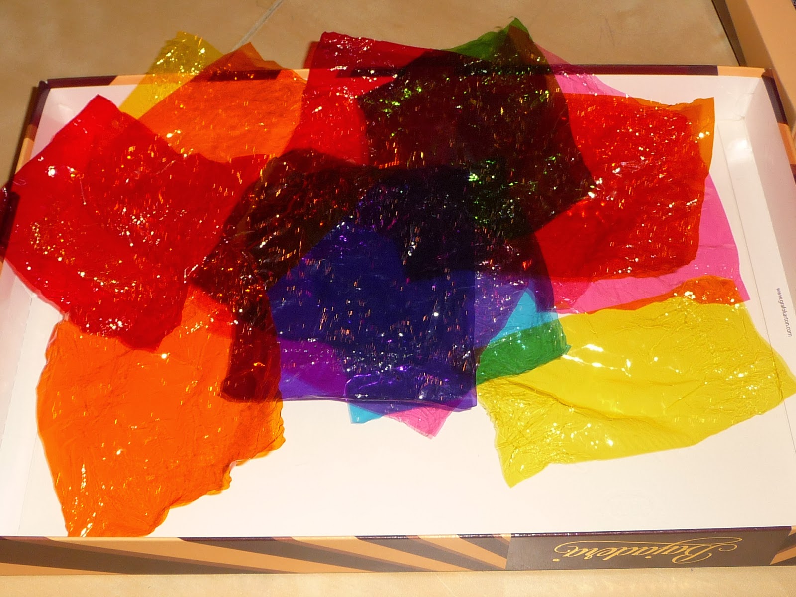 Make and Play: A Stained Glass Chain, part 1 / Vitraž-lanac, deo 1