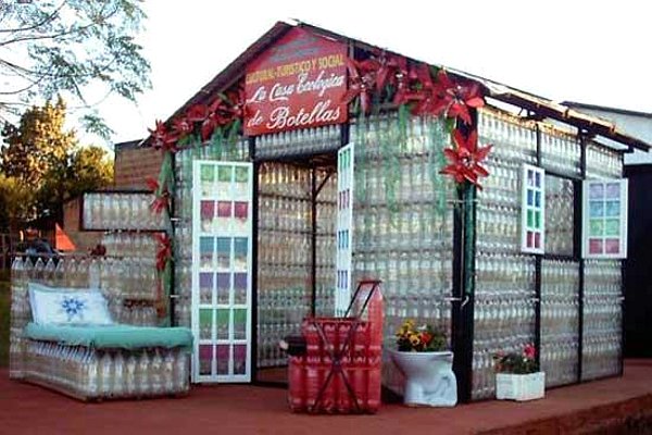 Pix Grove: Plastic Bottle House in Argentina
