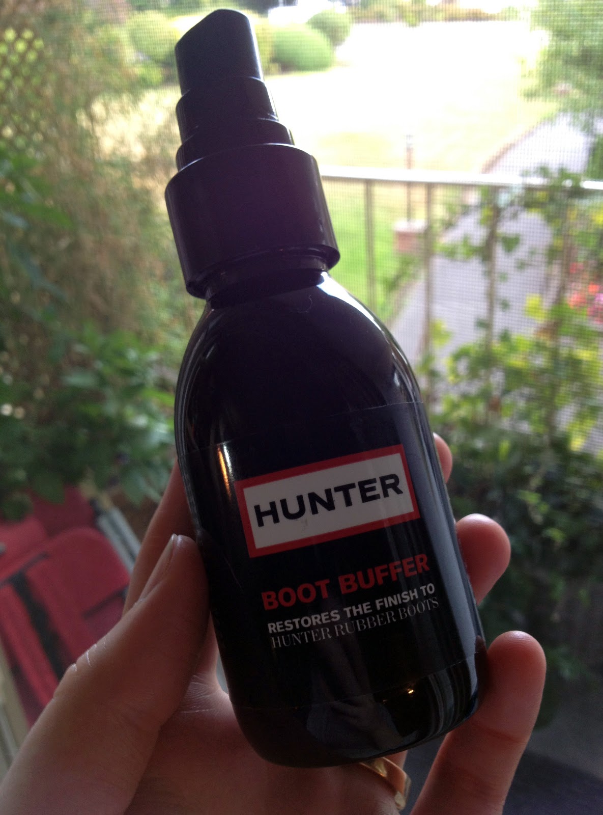 scientific culture: Hunter Boot Buffing