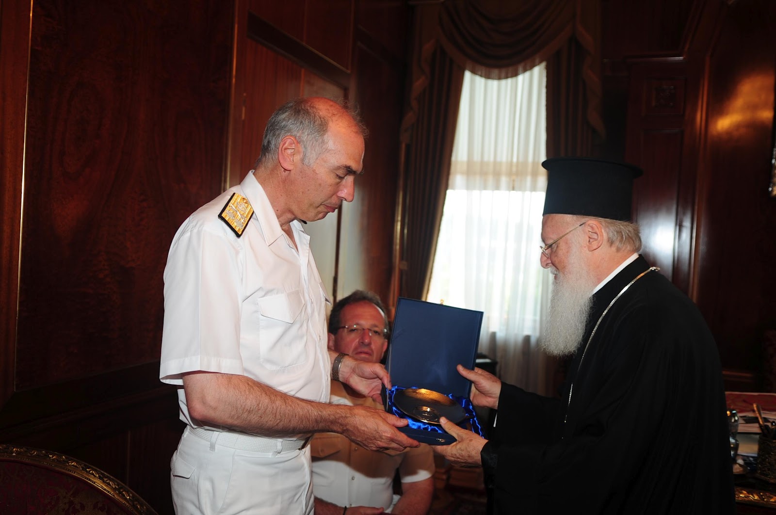 ΦΩΣ ΦΑΝΑΡΙΟΥ: Ο ΑΡΧΗΓΟΣ ΤΟΥ ΣΤΟΛΟΥ ΤΟΥ ΠΟΛΕΜΙΚΟΥ ΝΑΥΤΙΚΟΥ ΣΤΟ ΦΑΝΑΡΙ