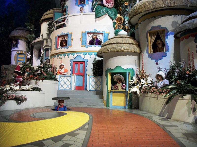 Main Street Gazette: Silent Saturday - Munchkinland (January 2013)