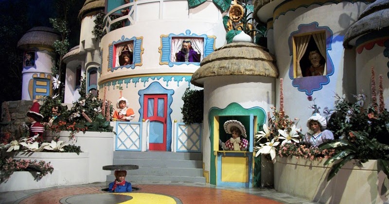 Main Street Gazette: Silent Saturday - Munchkinland (January 2013)