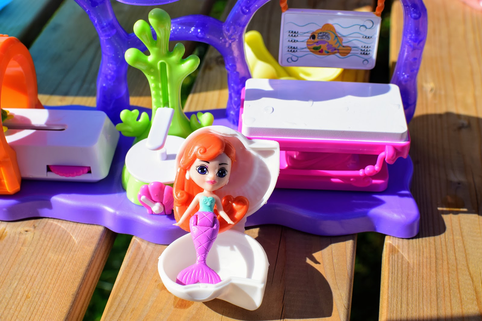 Splashlings Medical Clinic Play Set and Mermaid and Friends Set Review ...