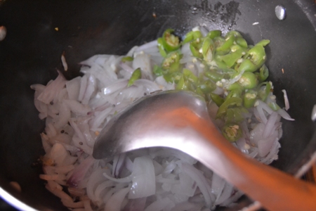 Vaniensamayalarai: Cabbage Poriyal / Muttakos Curry