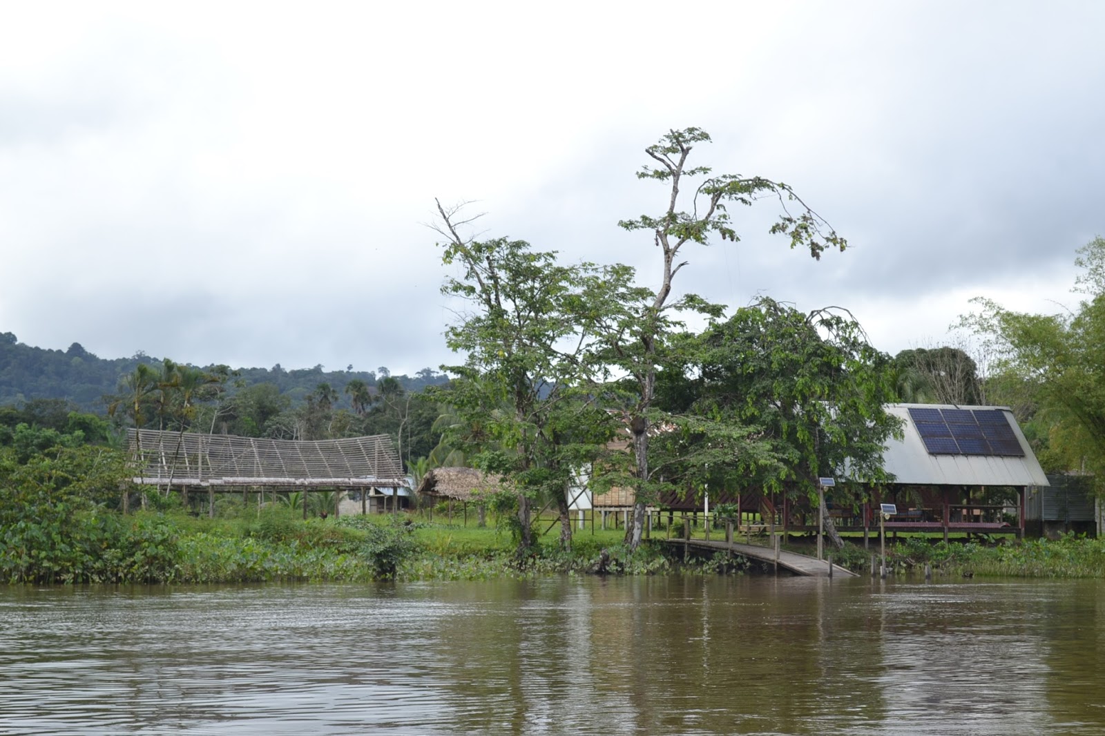 A LA DECOUVERTE DU PARADIS VERT: LE VILLAGE FAVARD