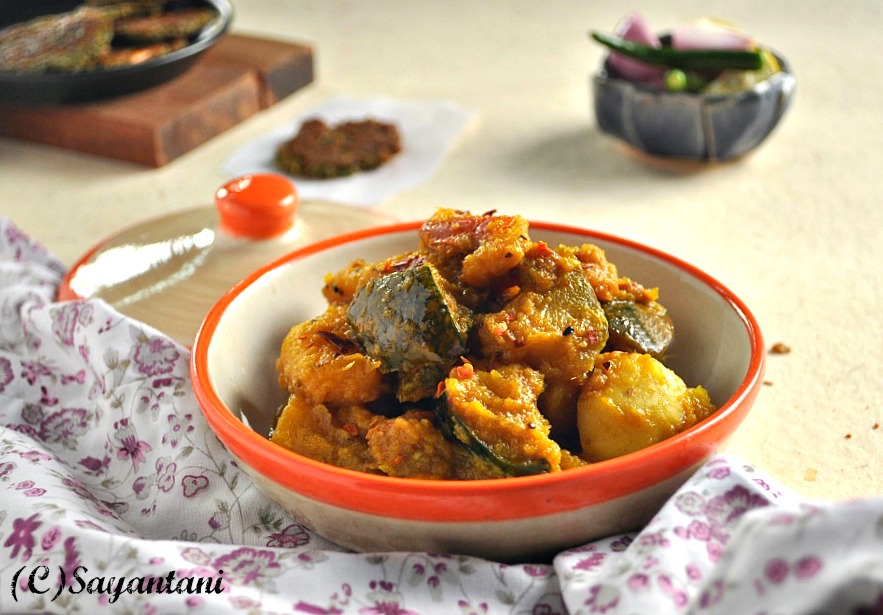 A Homemaker's Diary: Kumro Chingri Botti (Pumpkin and Shrimp Curry)