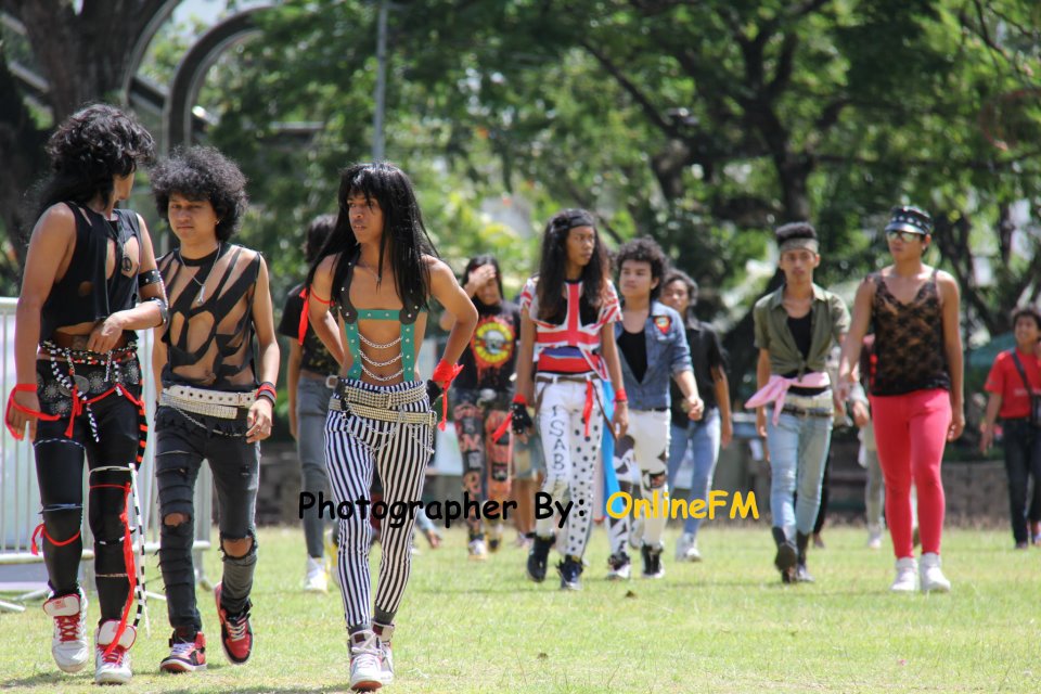 Stail Pakaian Rock 80'an Yang Melampau?? ~ Bah Panas Ni!