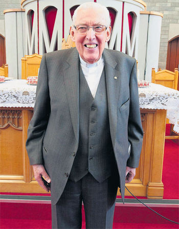 Clerical Whispers: Paisley steps down from pulpit after 60 years of ...