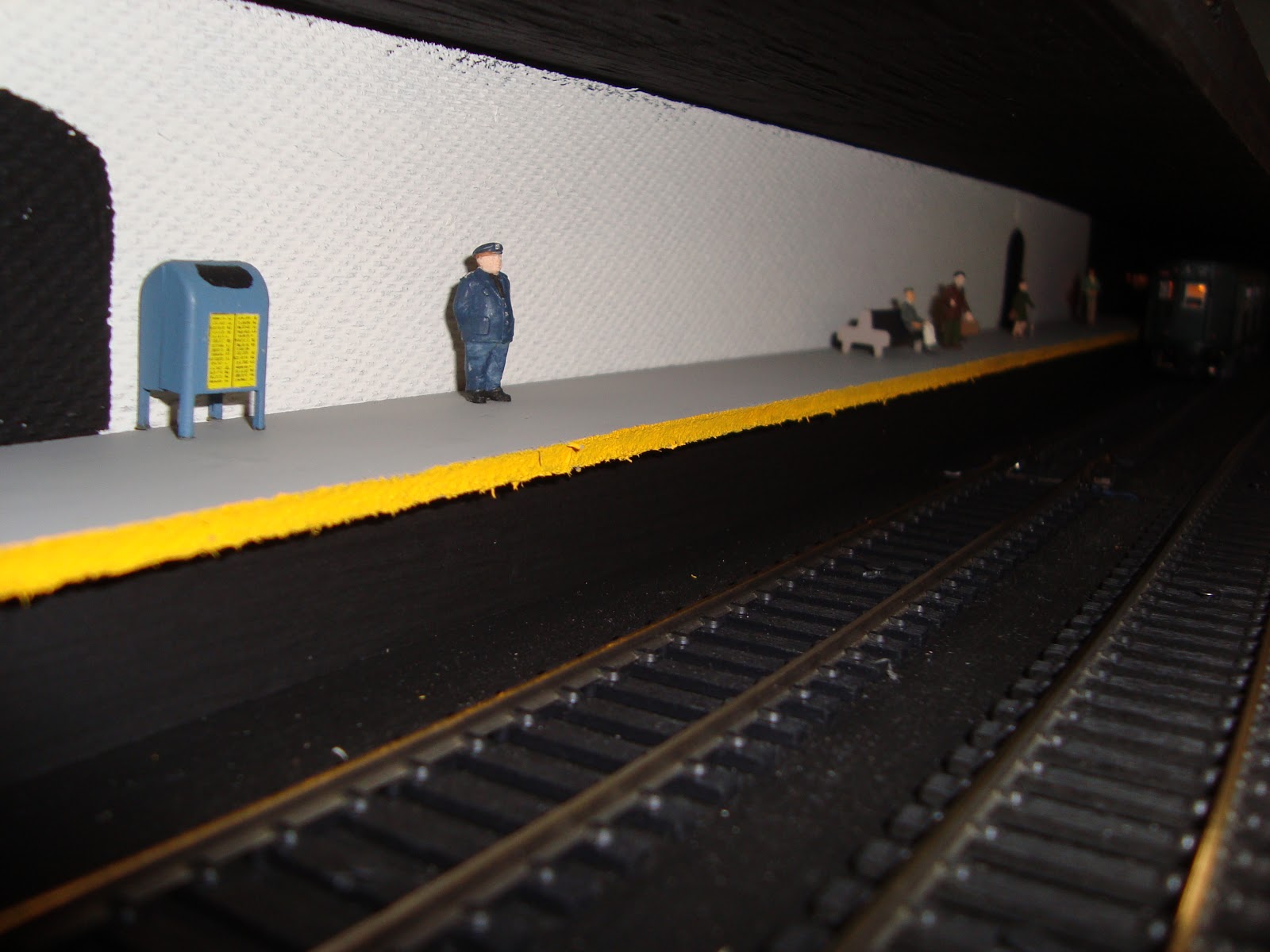 HO Scale Subway station graphics needed. - Layouts and layout building ...