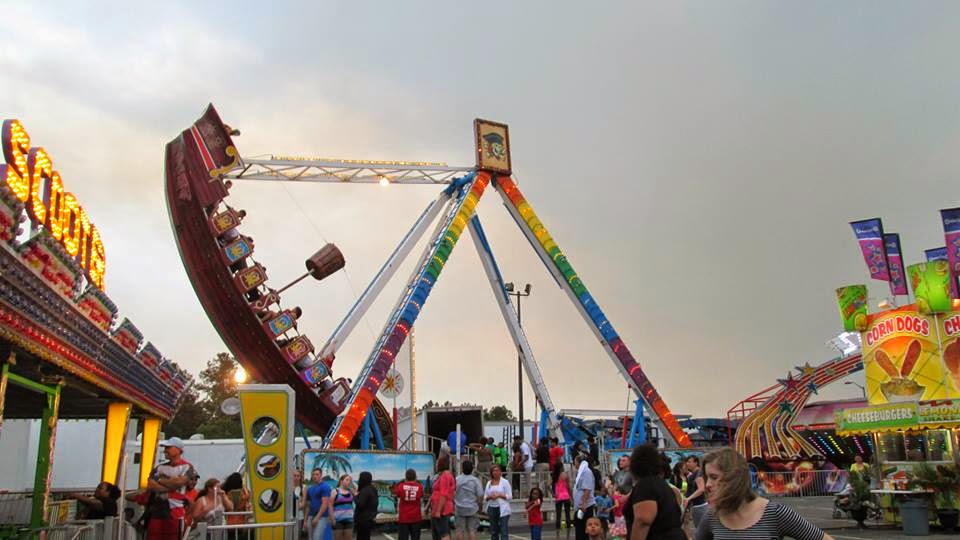 Carnival Chasing : Deggeller Attractions at the Fort Bragg Fair