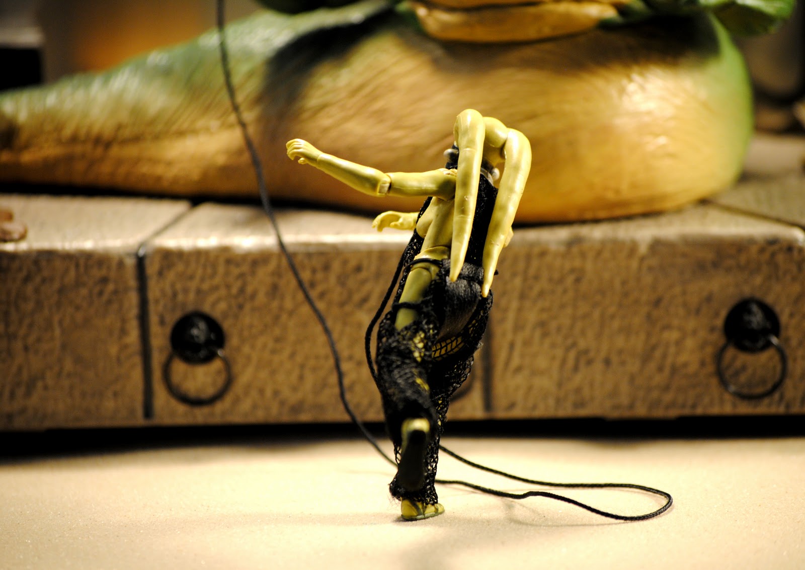 ACTION FIGURE EMPIRE: Jabba The Hutt and Oola: The Dance of Death