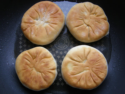 The Way Rice Should Be: Xian Bing - Chinese Pan Fried Meat Pies