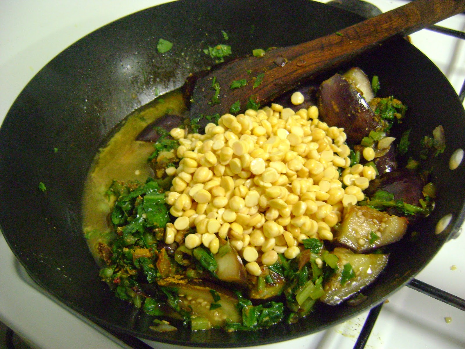 Bethica's Kitchen Flavours: Sai Bhaji (Spinach-Chana Dal-Veggies Curry ...