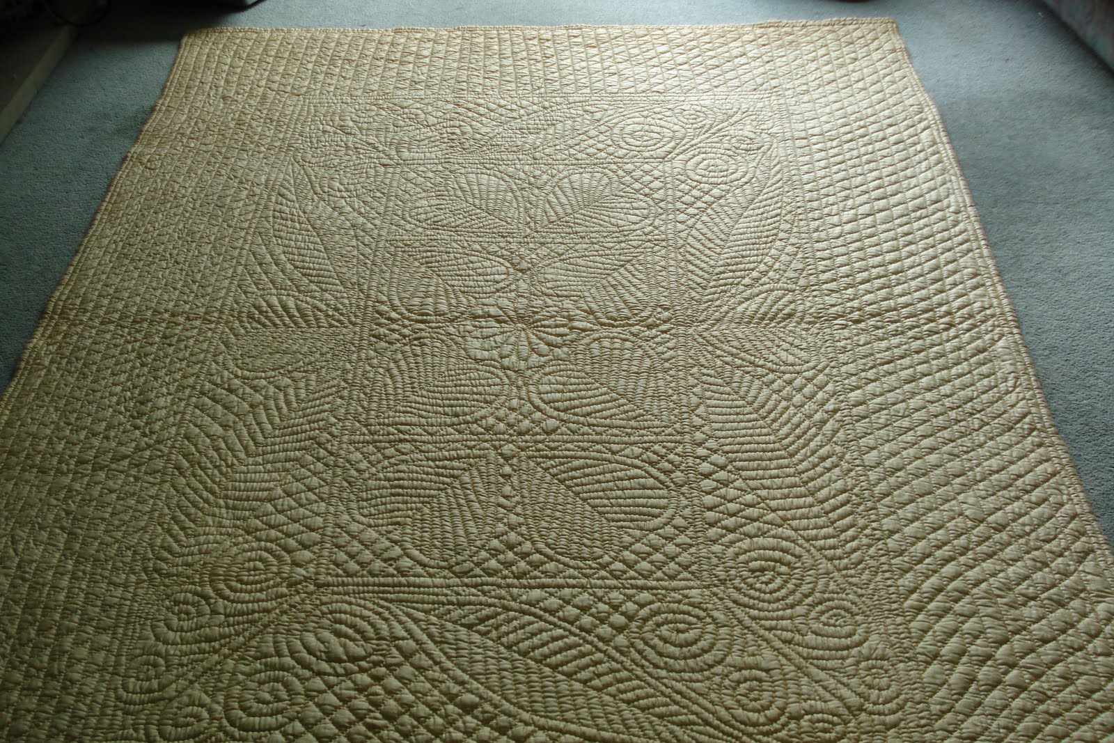 Welsh Quilts: Welsh Quilt with Yellow and Striped Fabrics