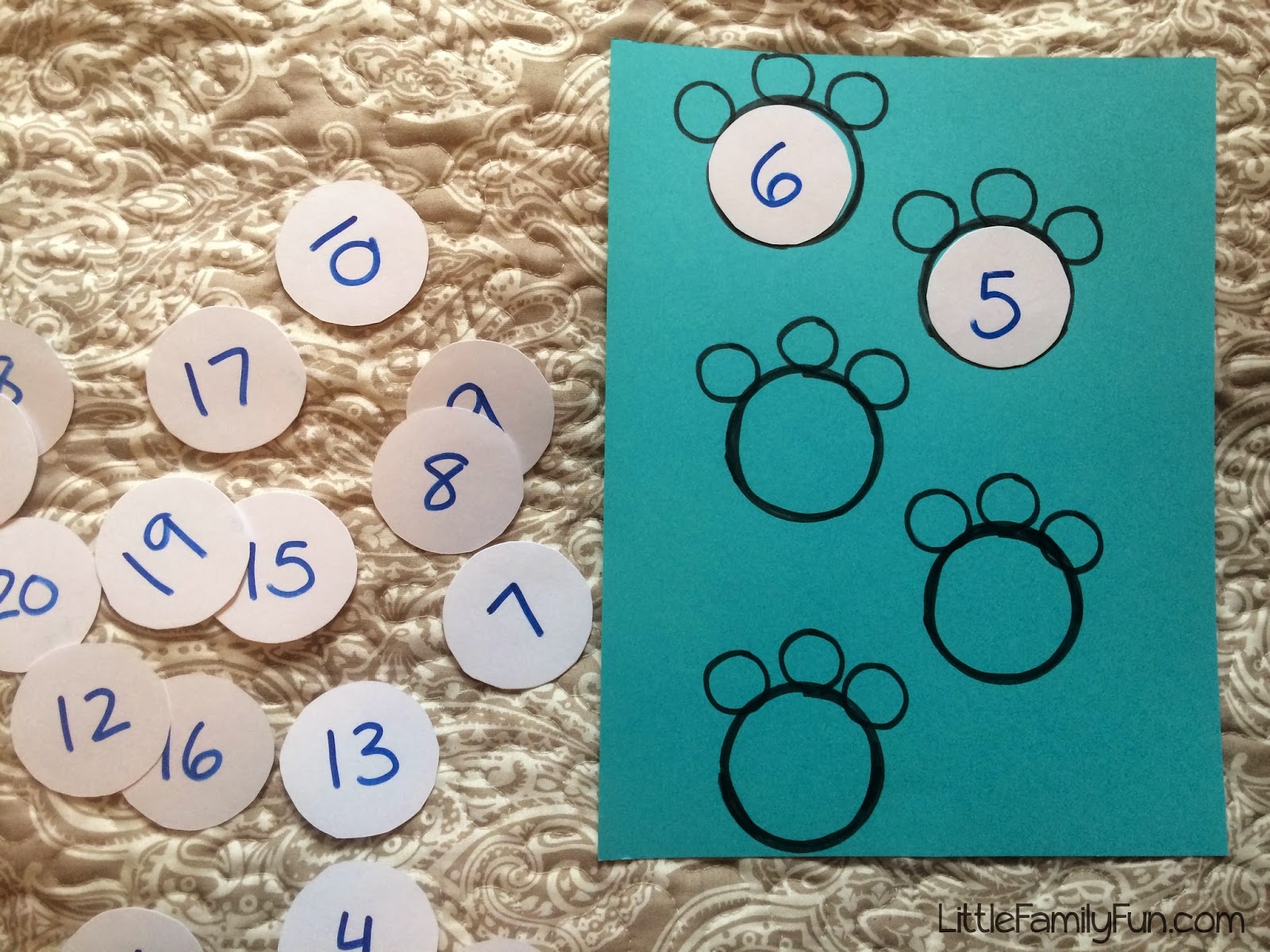 Little Family Fun: Polar Bear Paw Counting