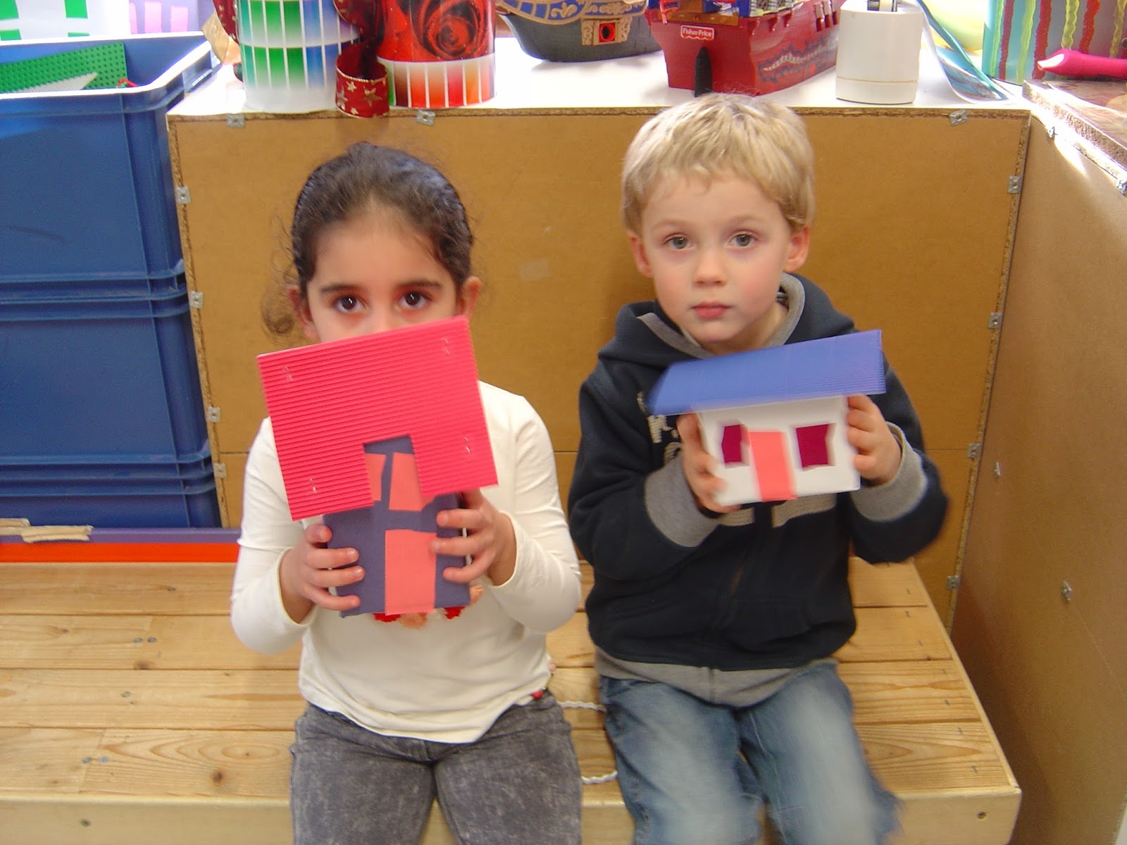 juf Maria: huisjes knutselen