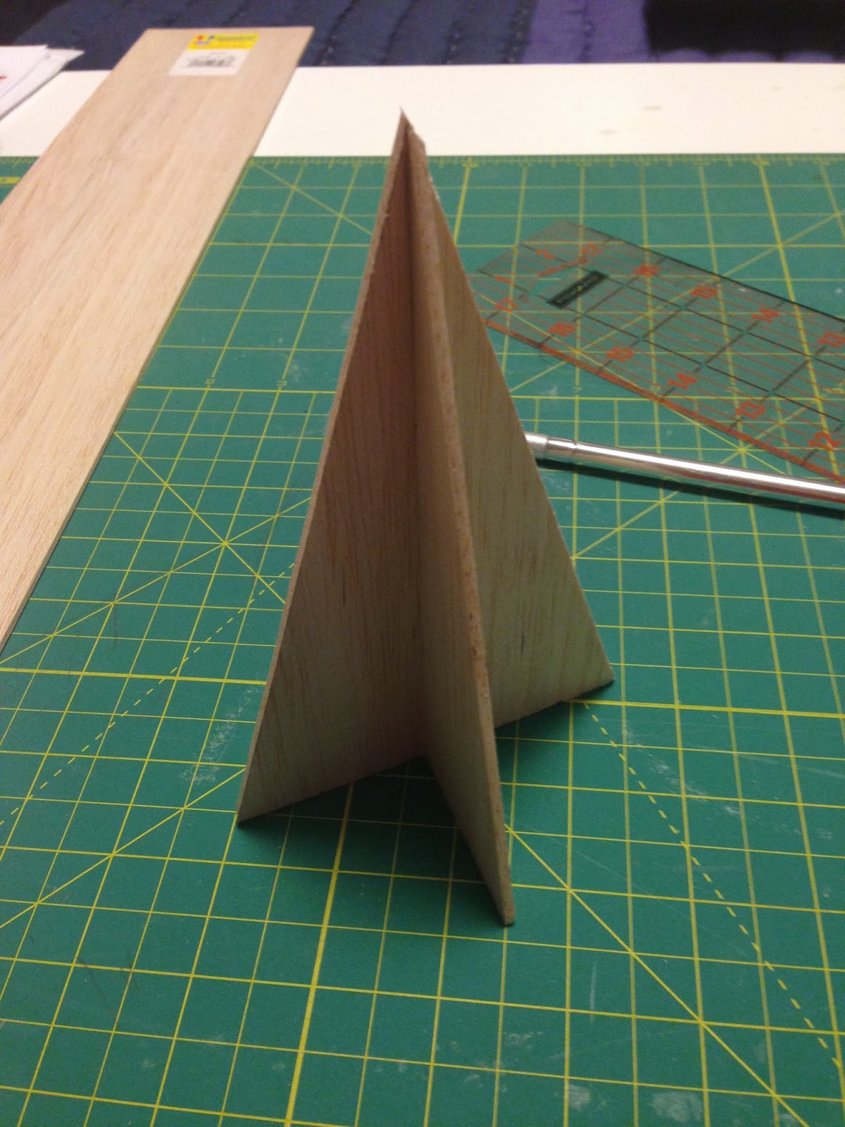 A Mrs Maker: Wooden Christmas Trees