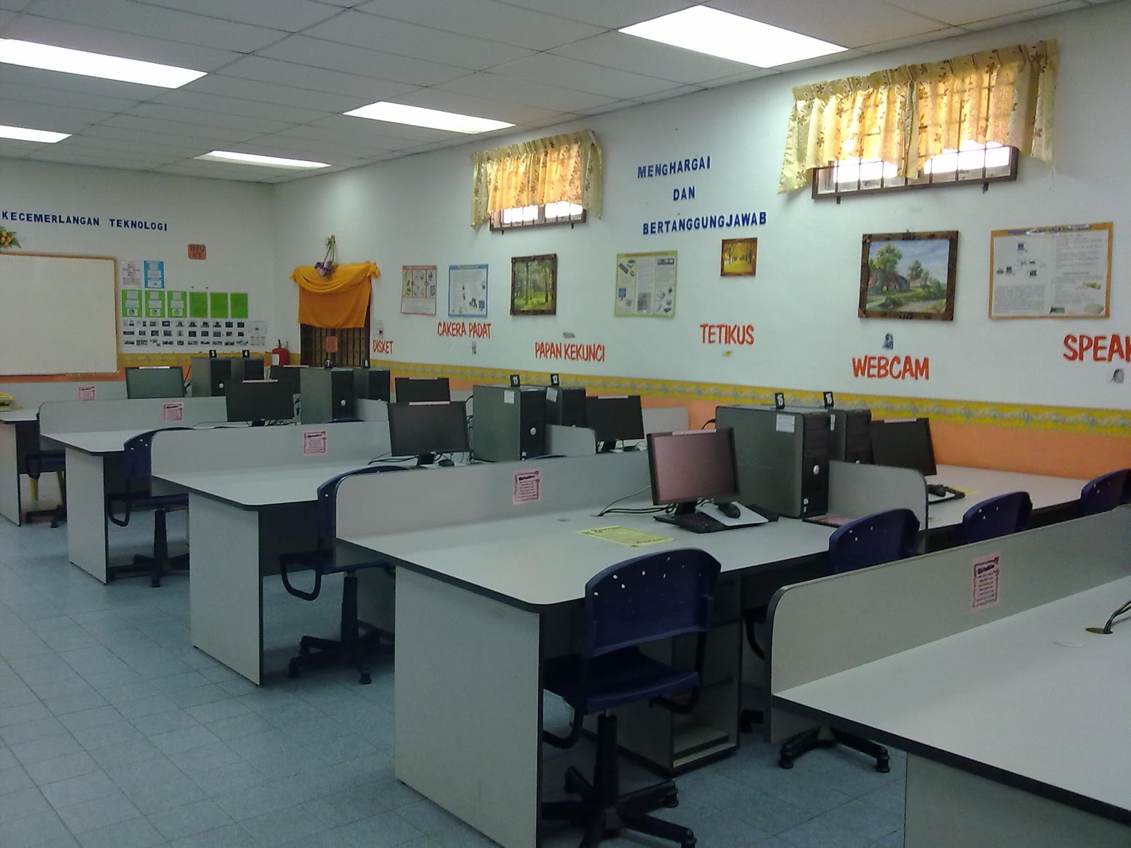 Makmal Komputer ~ ICT SK JAWI