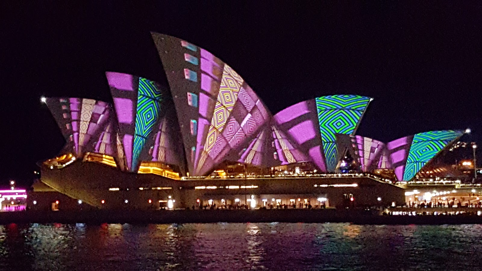 Sydney - City and Suburbs: Sydney Opera House, Vivid Sydney, Songlines