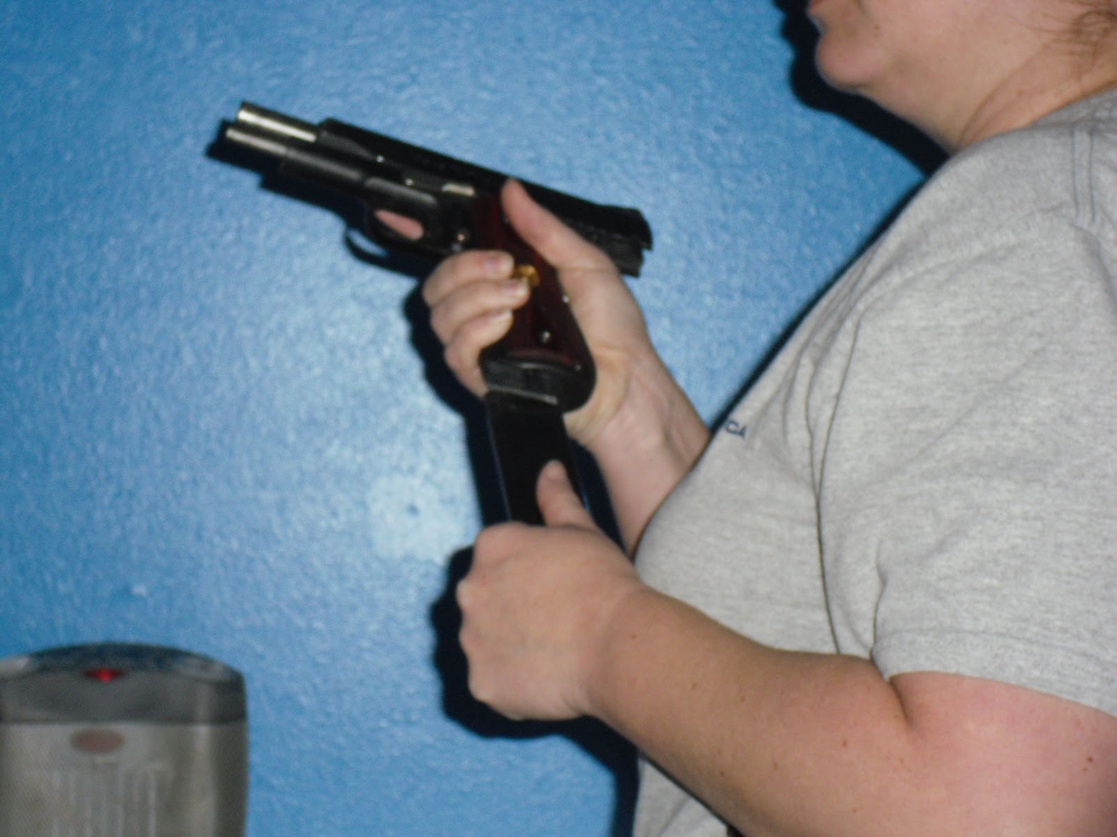 The GunDivas: Magazine Changes - Strong-handed