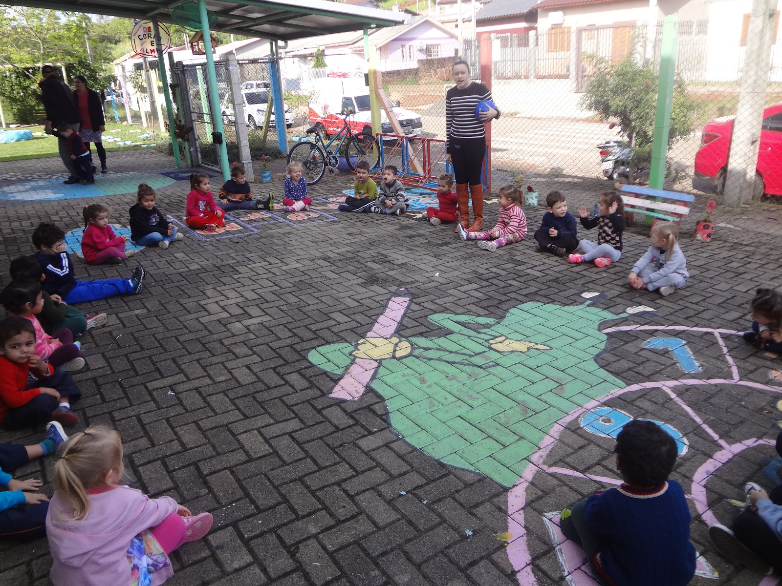 EMEI Sempre Viva: Semana do Brincar! Brincadeira do Ovo-Choco na turma ...