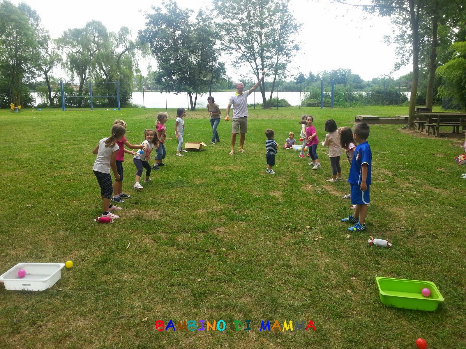BAMBINO DI MAMMA: GIOCHI CON LE PALLINE e TIRO ALLA FUNE