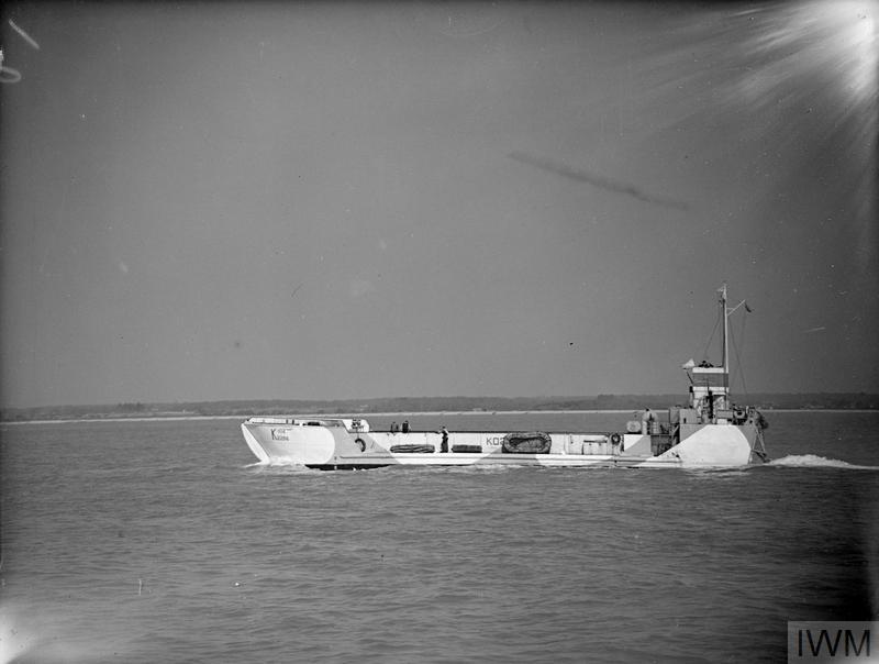 1000 Men, 1000 Stories : Photographs: Training on Landing Crafts (9).