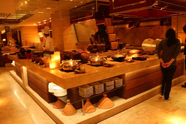 Hotel Peninsula-Manila & Escolta - The Lazy Investor's Way