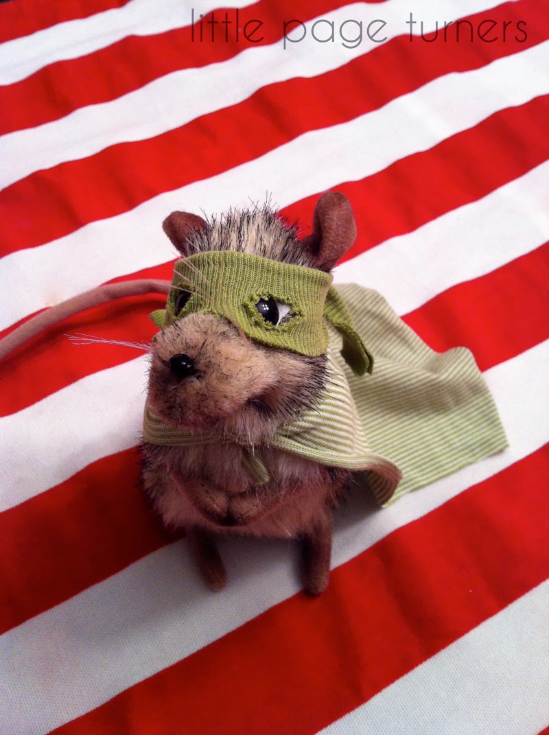 Little Page Turners: The Christmas Mouse: An Elf on the Shelf Alternative