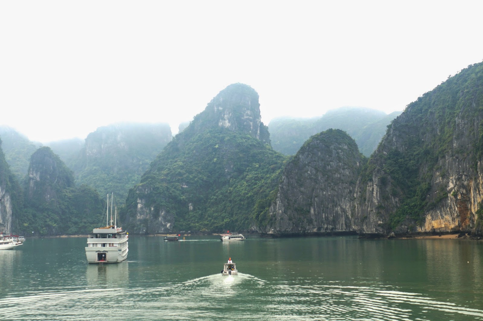 Emtalks: Travel Update 3: Halong Bay and Island Exploring!