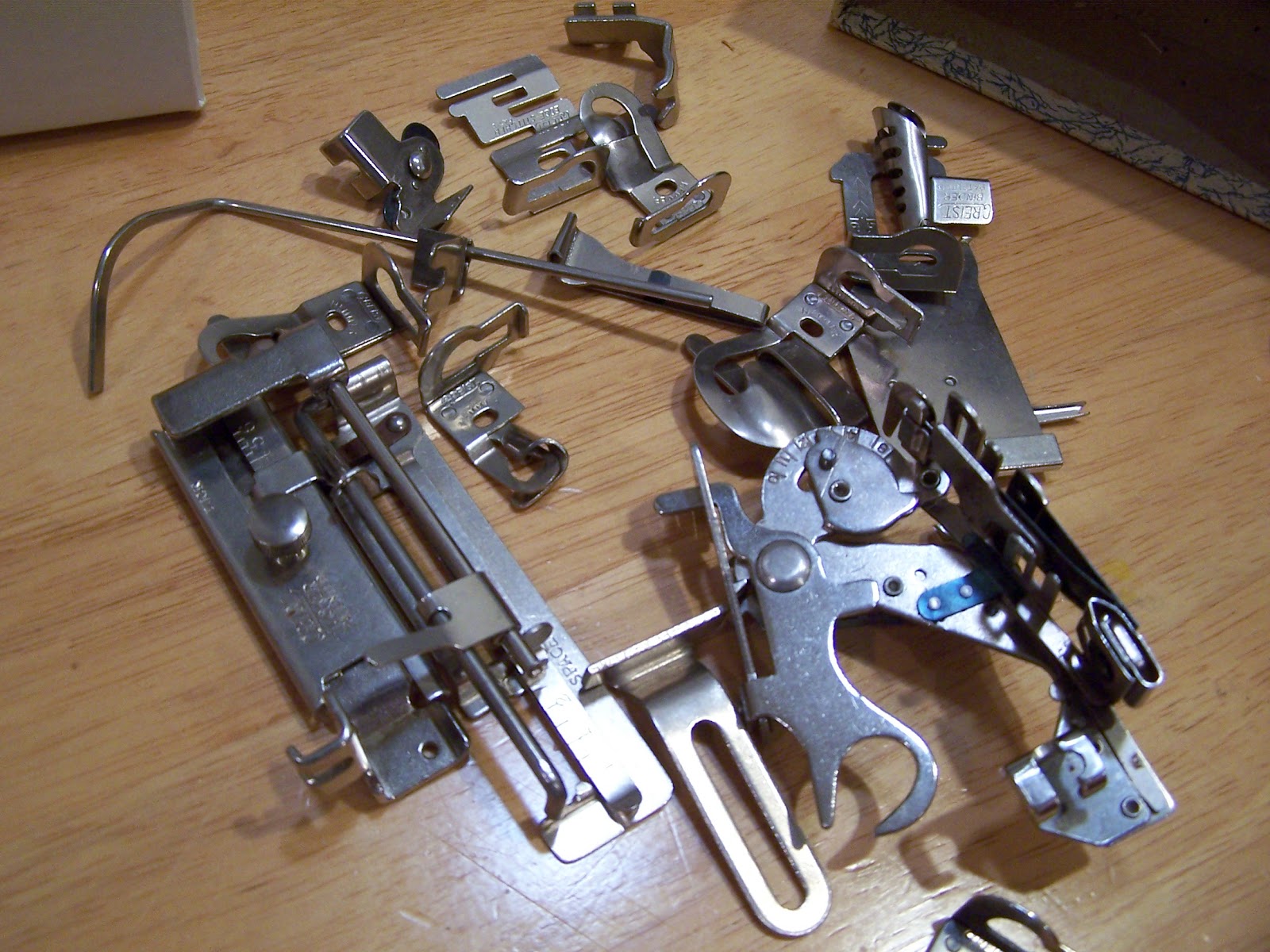 Glady's Gab on Quilts and Quotes: Singer Golden Touch & Sew Model 620 -1966