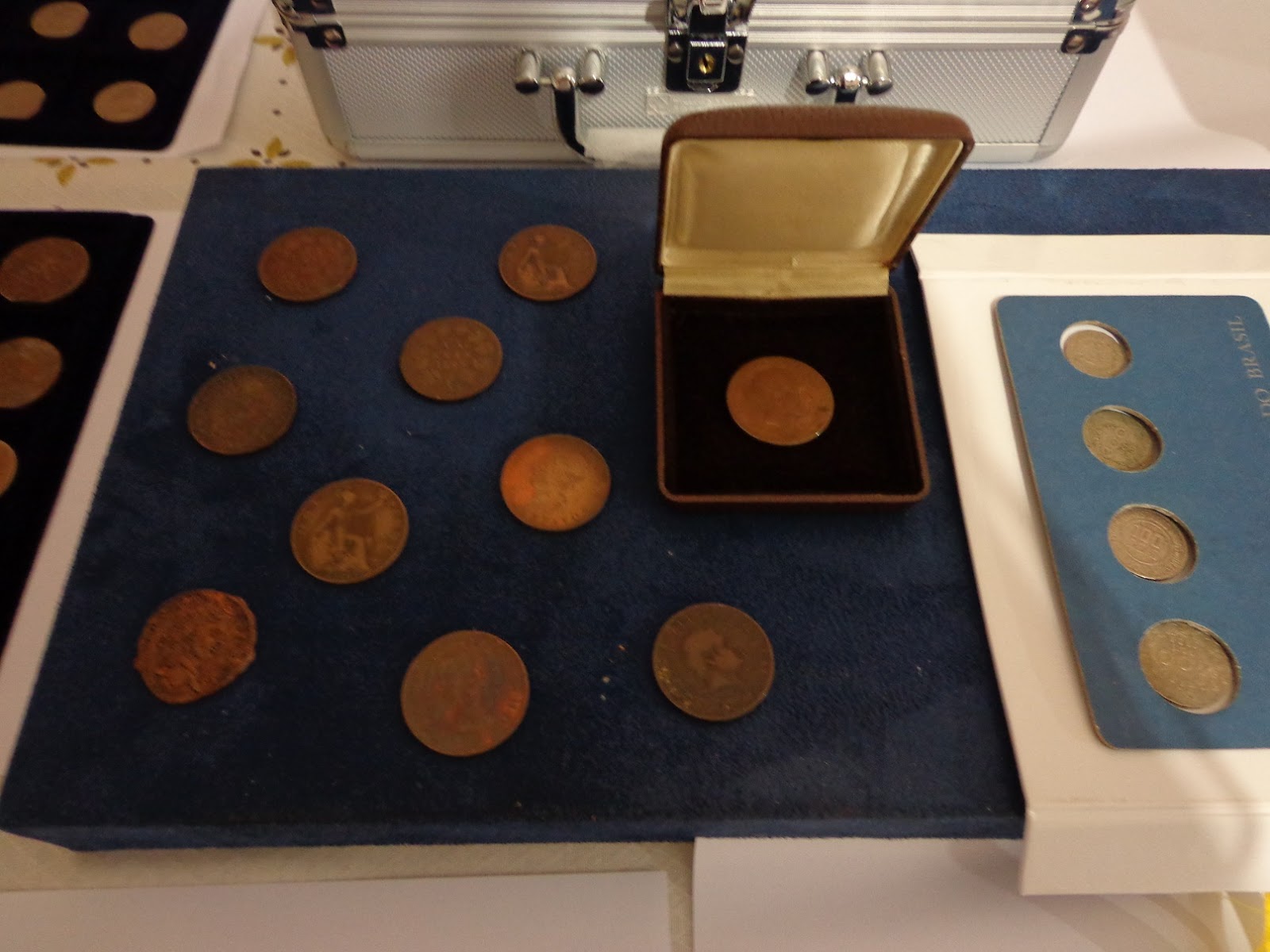 LISTA DE PRODUTOS: RARO LOTE DE MATERIAL NUMISMÁTICO E FILATÉLICO