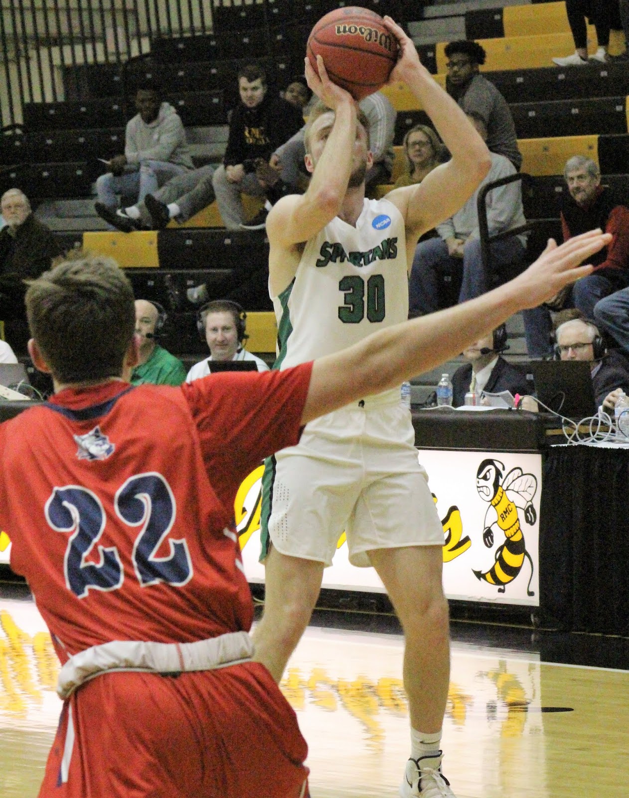 HanoverCountySports.net: NCAA BASKETBALL FIRST ROUND: Yellow Jackets ...