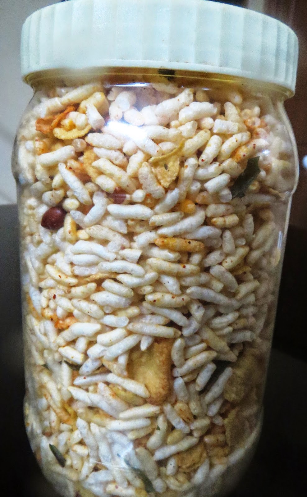 ಅಡಿಗೆ - Adige: Crispy Mandakki (Murmure) Kadle Puri