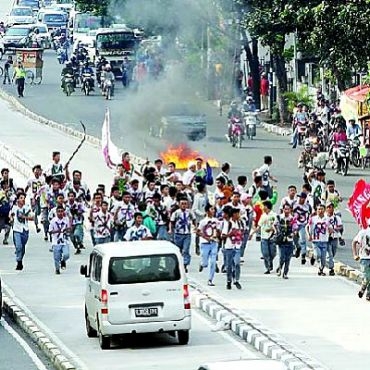 Tawuran pelajar semakin memperihatinkan | Sumber Ilmu