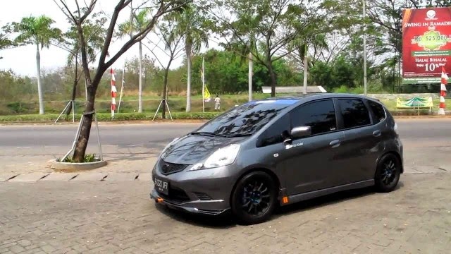 Foto Modifikasi Mobil Honda Jazz RS Terbaik dan Terbaru 2017