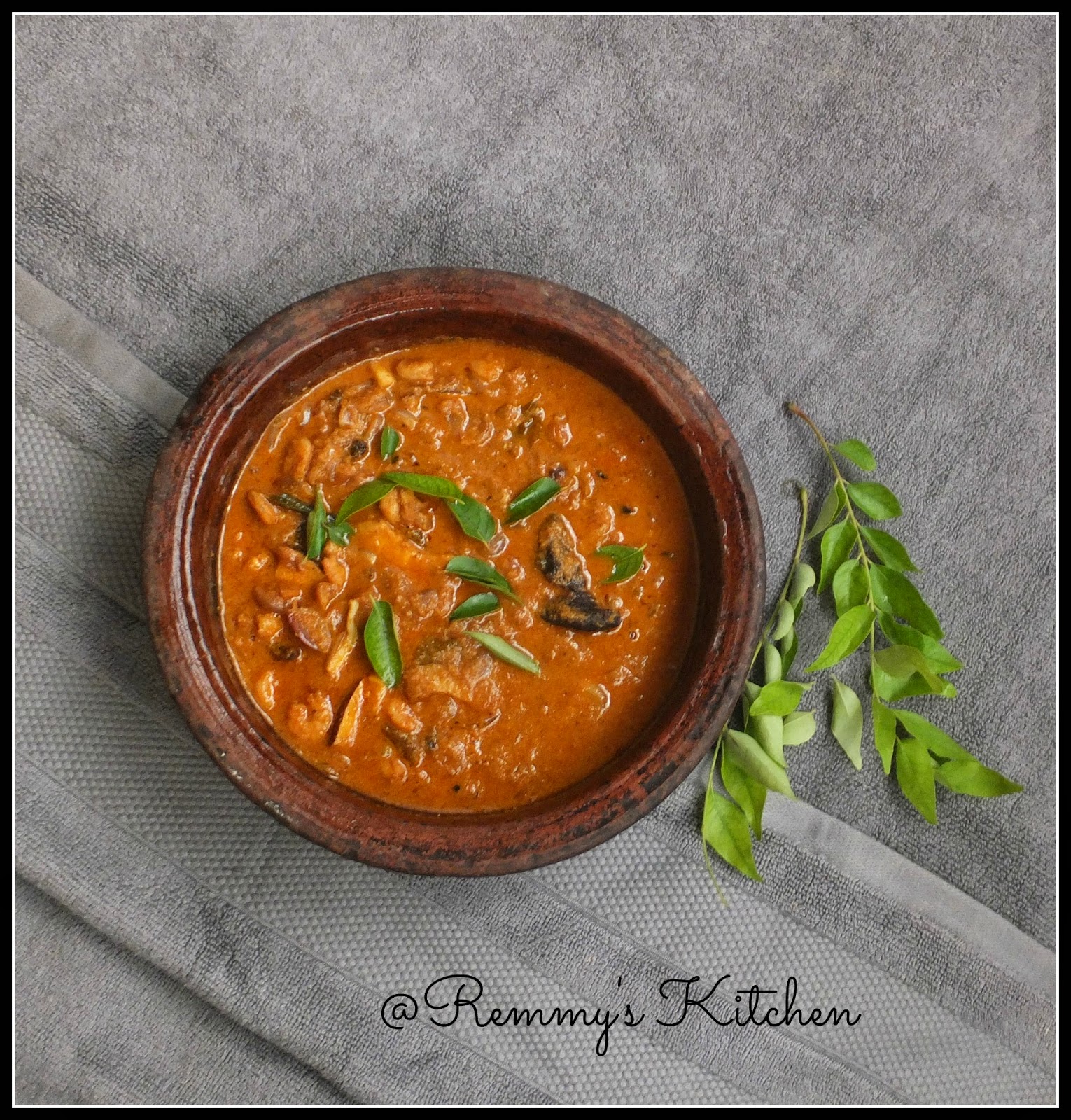 Remmy's Kitchen: Chemmeen ulli theeyal/Prawn and shallots in roasted ...