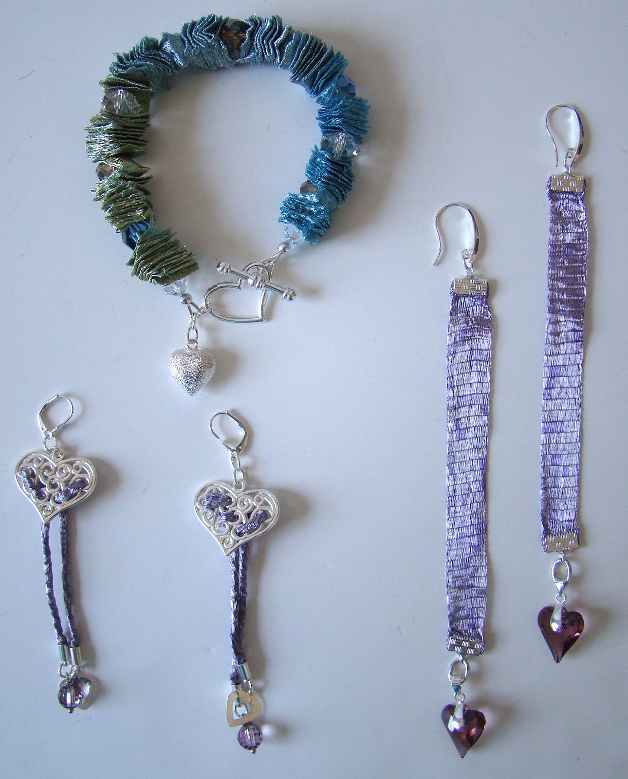 MODERN EXPRESSIONS: The new colored Artistic Wire® mesh