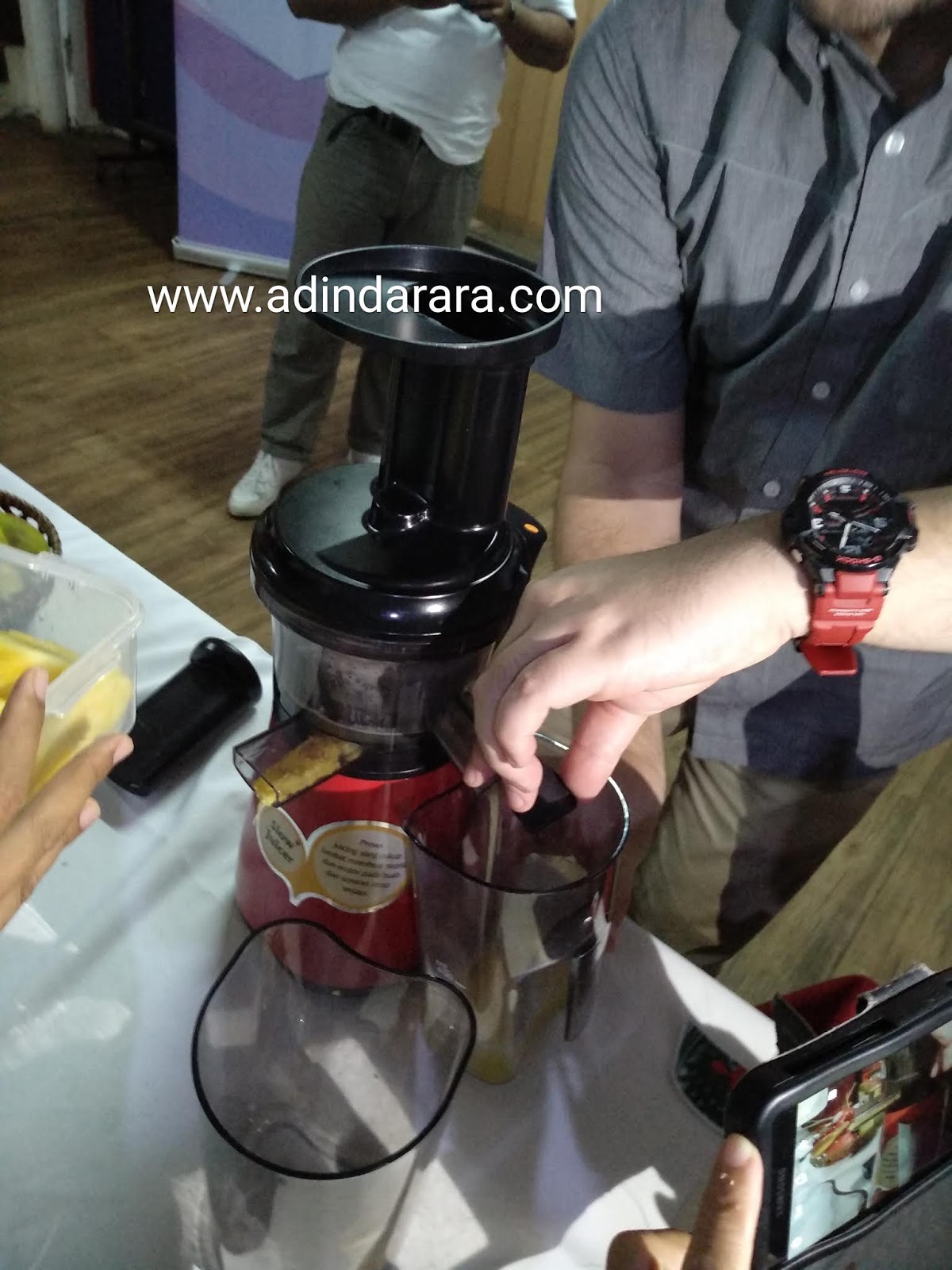 Hidup Sehat dengan sering konsumsi Juice setiap hari dengan Sharp Slow ...