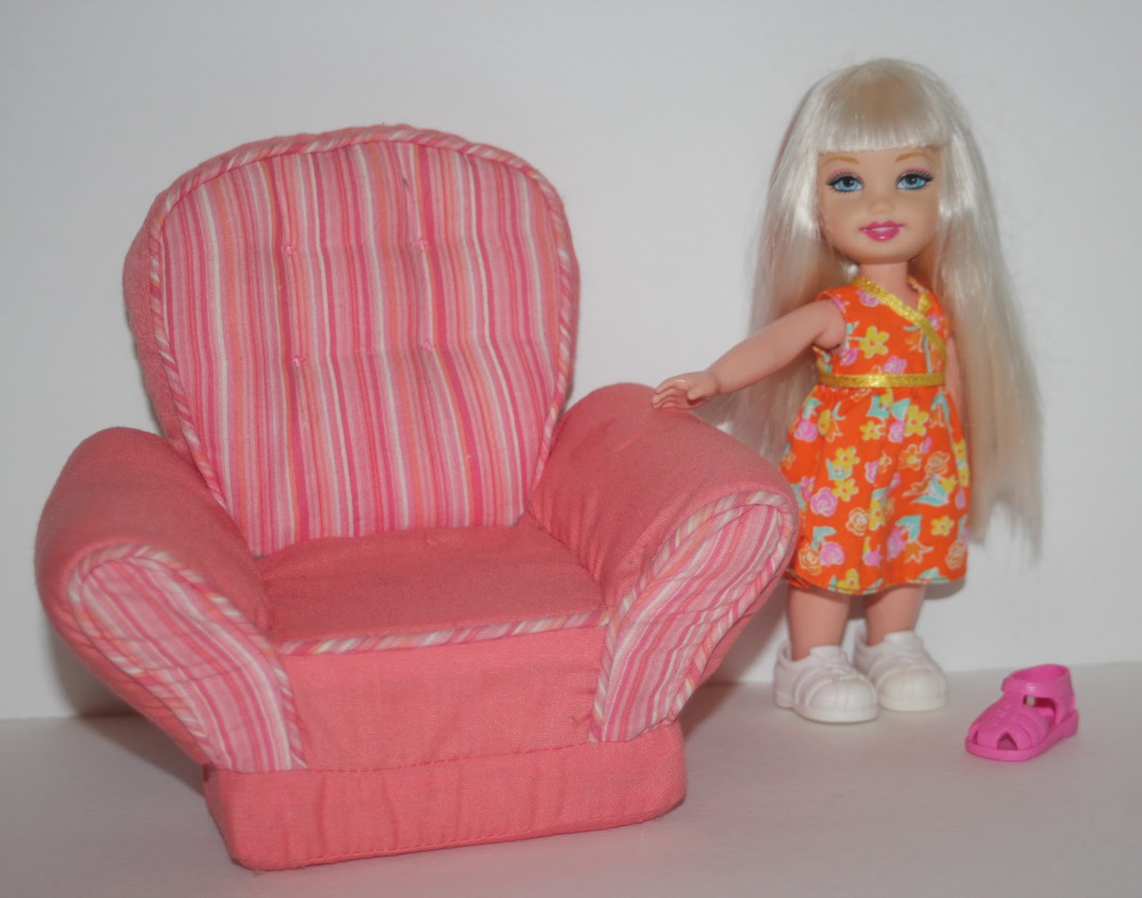 PLANET OF THE DOLLS: Doll-A-Day #30:Pop-Up Playhouse Kelly 6" Doll ...