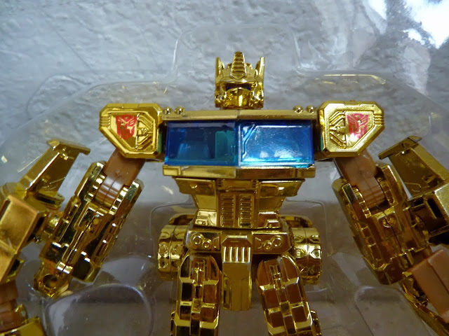 Underneath The Radar: Fast Forward: ¡3,300! KOLD Multiverse Gold OP LE-01